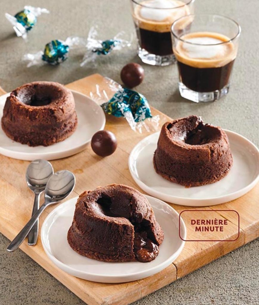 Fondant au duo de chocolats et au caramel à la fleur de sel - Les ...